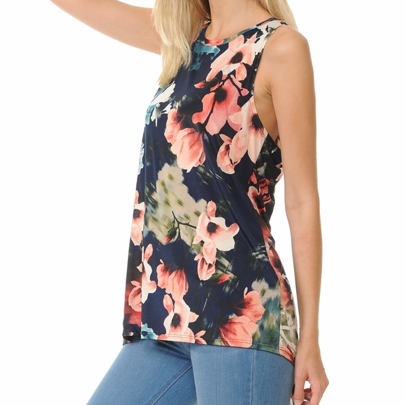 Magic Fit | Tops | Blackw Pink Floral Crisscross Top | Poshmark